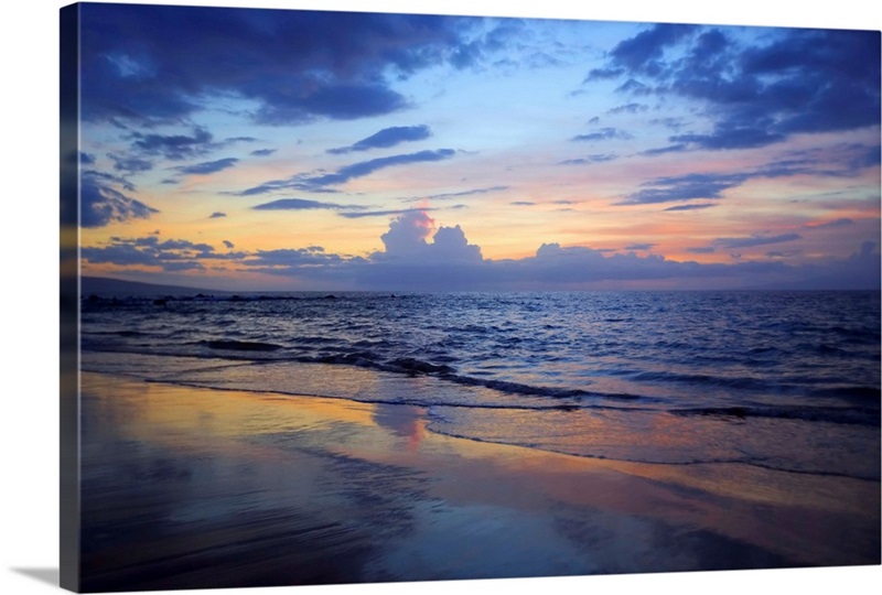 Sunset Colors Lighting Oup Clouds And Ocean, Wailea, Maui, Hawaii ...
