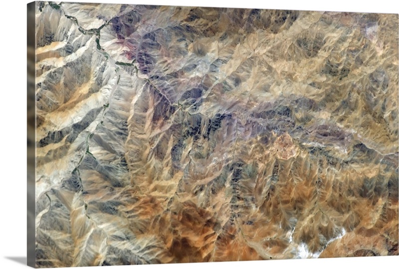 The Andes mountains have an unbelievable richness of colour and texture ...