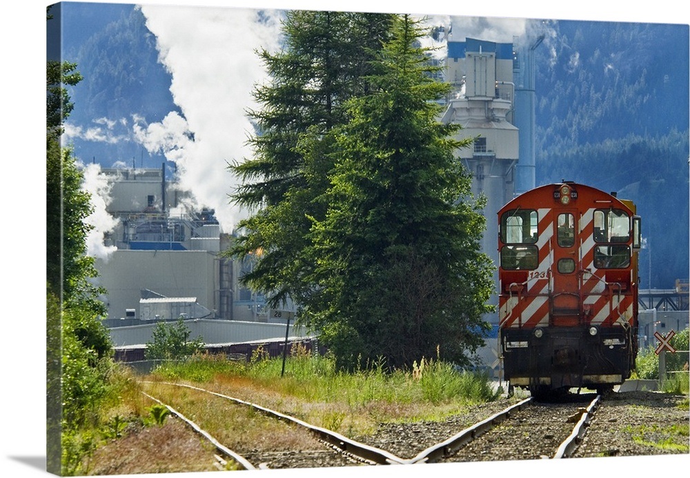 British Columbia, Columbia River Basin, Castlegar, train at Celgar Pulp ...