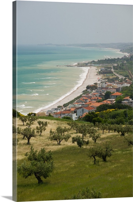 Italy, Abruzzo, Fossacesia Marina, Resort Town and View of Adriatic Sea ...