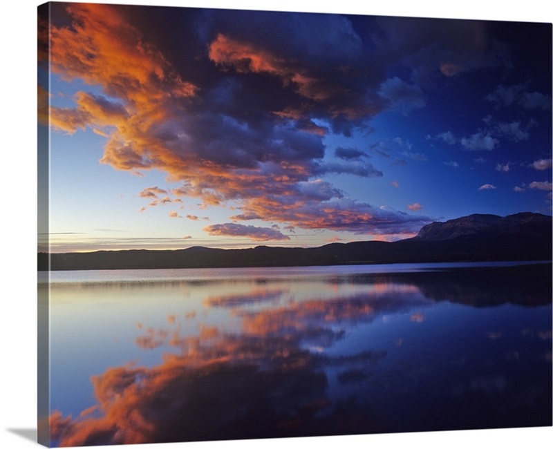 Maskinonge Lake in Waterton Lakes National Park in Alberta, Canada ...