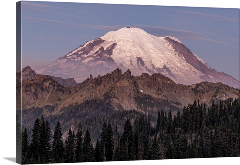 Mount Rainier At Sunrise In Mount Rainier National Park, Washington ...