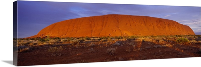 Australia, Northern Territory, Ayers Rock (Uluru), the largest monolith ...
