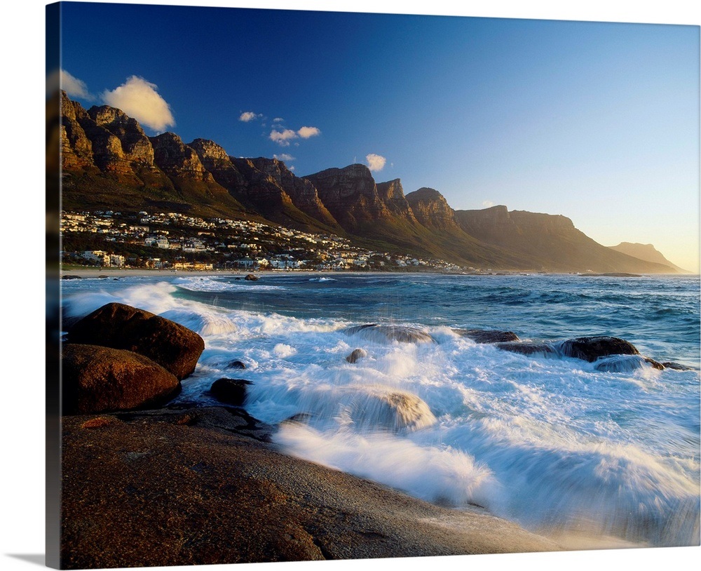 South Africa, Cape Town, Camps Bay and Twelve Apostles (mountain range ...