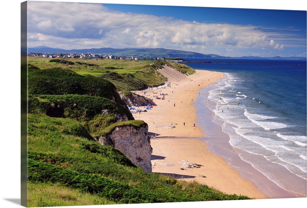 UK, Northern Ireland, White Rocks Bay and beach, along the Causeway ...