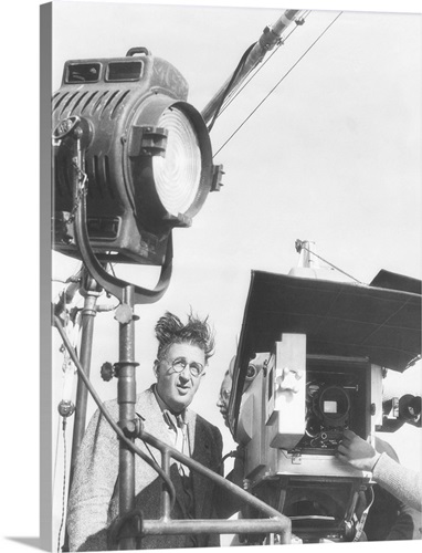 Cameraman Karl Freund working on the 'Parnell' set in July 1937 | Great ...