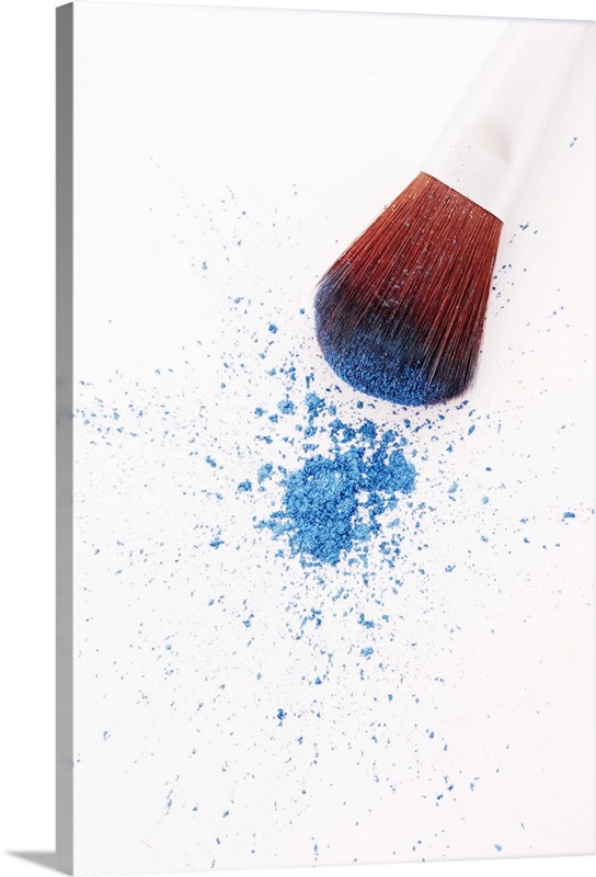 Eyeshadow brush and loose blue eyeshadow powder, close-up | Great Big ...