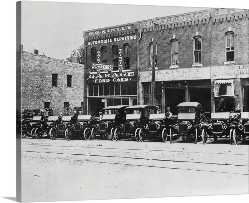 Model T's In Front Of Ford Motor Car Sales Office, Topeka, Kansas ...