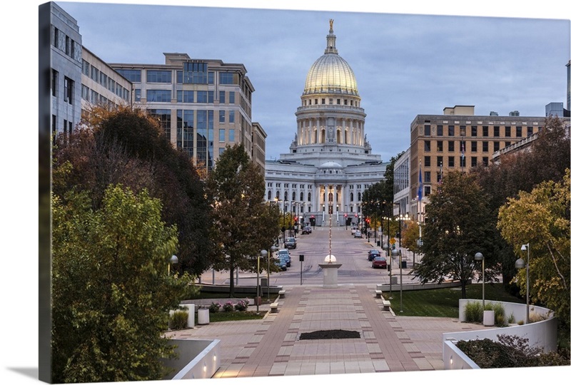 Wisconsin State Capitol Building located in Madison, Wisconsin | Great ...