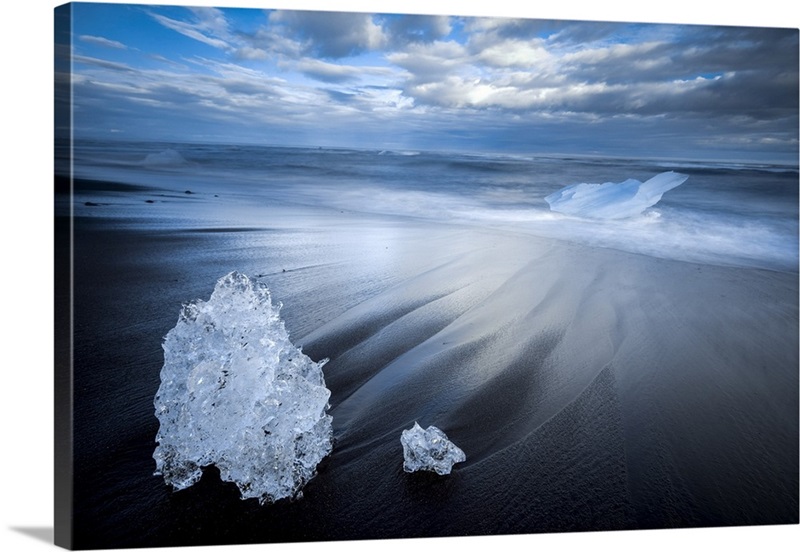 Chunks Of Ice On Shore At Diamond Beach Near Jokulsarlon Glacier Lagoon ...