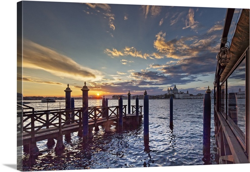 Cip's Club restaurant and mooring of the 5 star Hotel Cipriani, Italy ...