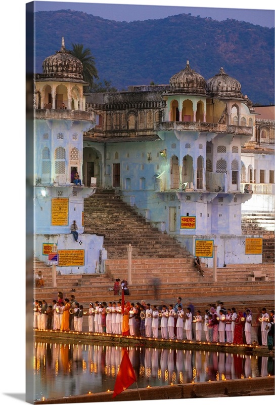 India, Rajasthan, Pushkar, lakeside ceremony during Pushkar Camel Fair ...