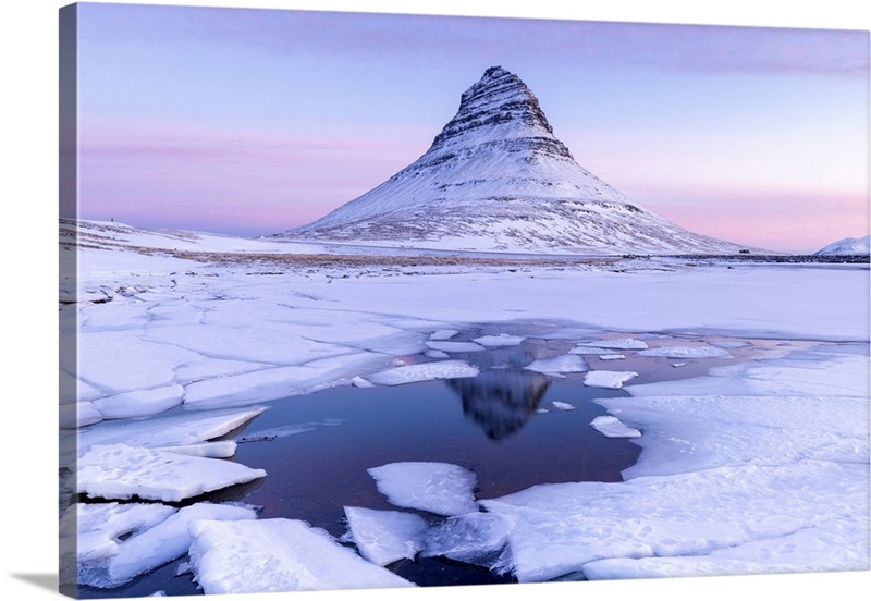 Kirkjufellsfoss Waterfall, Snaefellsnes Peninsula, Vesturland Region ...