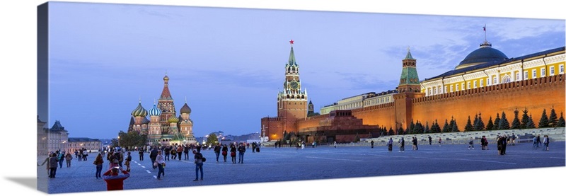St Basils Cathedral and the Kremlin in Red Square, Moscow, Russia ...