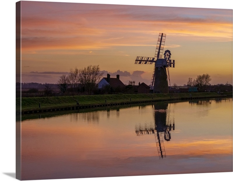 Stracey Arms Mill Reflecting In River Bure, Norfolk Broads National ...