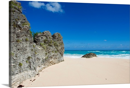 A rock cliff at a small beach on the south side of Bermuda | Great Big ...