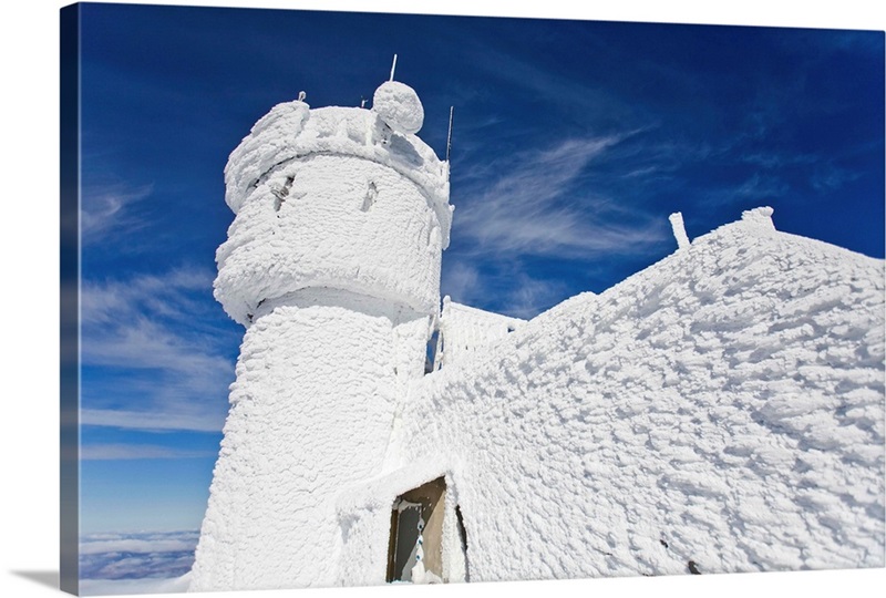 Everything on the summit of Mt. Washington is covered in rime ice ...