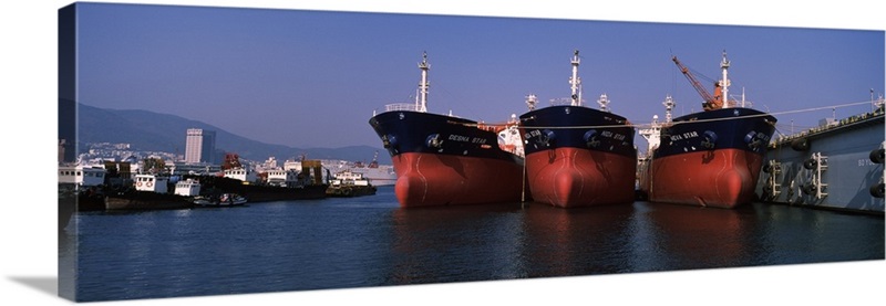 Hanjin heavy industries and construction shipyard, Busan, South Korea ...
