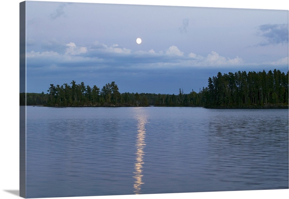 Moon rising over Lake One, water reflection, Boundary Waters Canoe Area ...