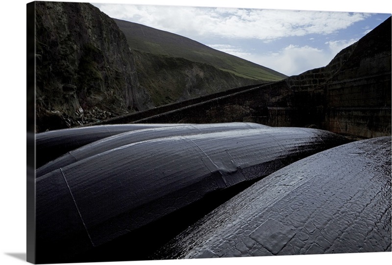 Upturned Curraghs in Dunquin Harbour, Dingle Peninsula, County Kerry ...