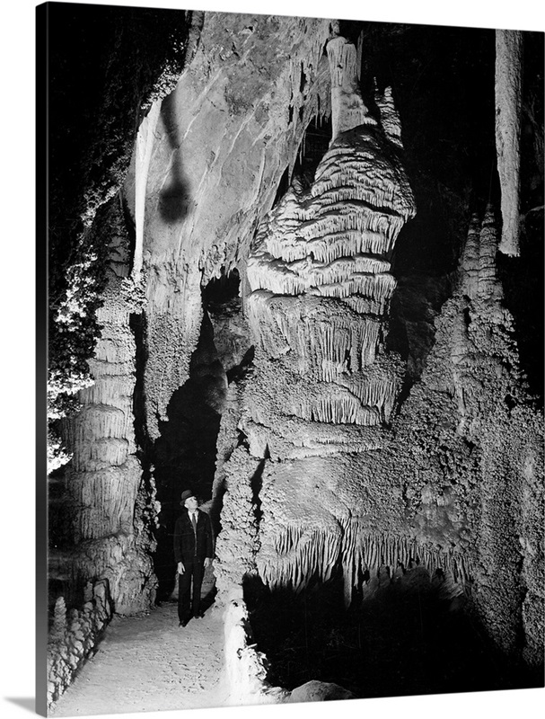 Large Formation At The "Hall Of Giants", In Carlsbad Cavern, Path And ...