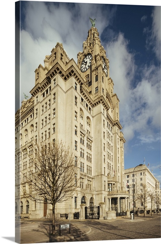 Exterior Of The Liver Building, Liverpool, Merseyside, England, UK ...