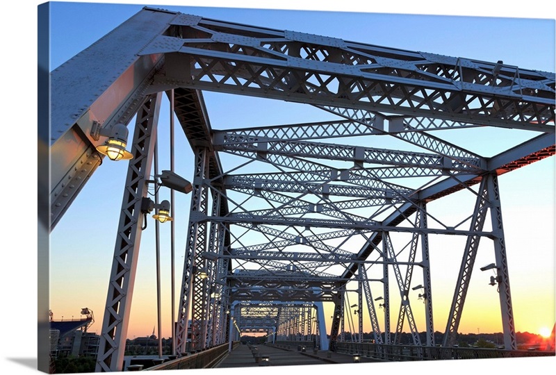 Shelby Bridge over the Cumberland River, Nashville, Tennessee, USA ...