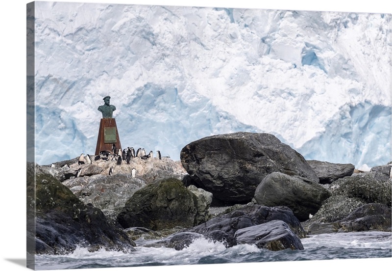 Statue To Piloto Pardo, The Chilean Captain Of The Yelcho, Point Wild ...