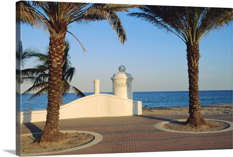Wave Wall Promenade, Fort Lauderdale, Florida | Great Big Canvas