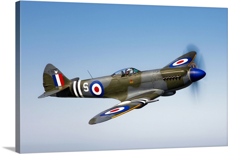 A Supermarine Spitfire Mk 18 in flight | Great Big Canvas