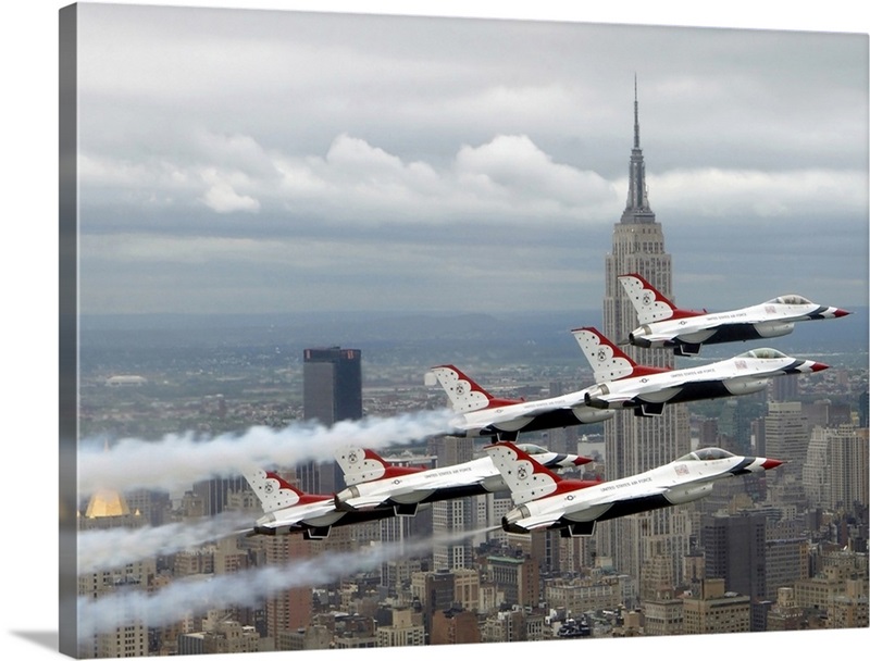 Six F16 Fighting Falcons with the US Air Force Thunderbirds fly in ...