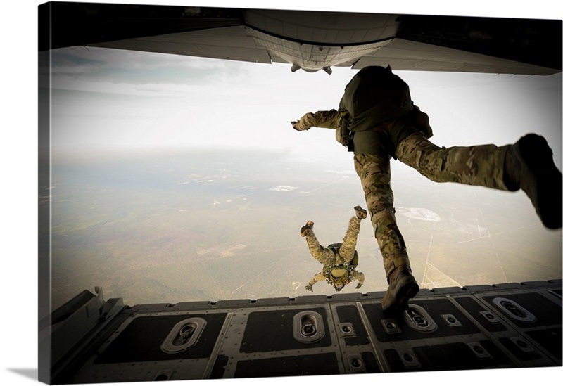 US Army Green Berets Jump Out Of A C-130H3 Hercules Over Florida ...