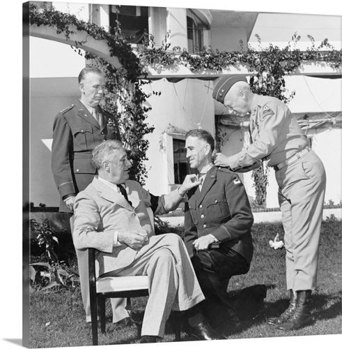 World War II photo of President Franklin Roosevelt presenting the Medal ...