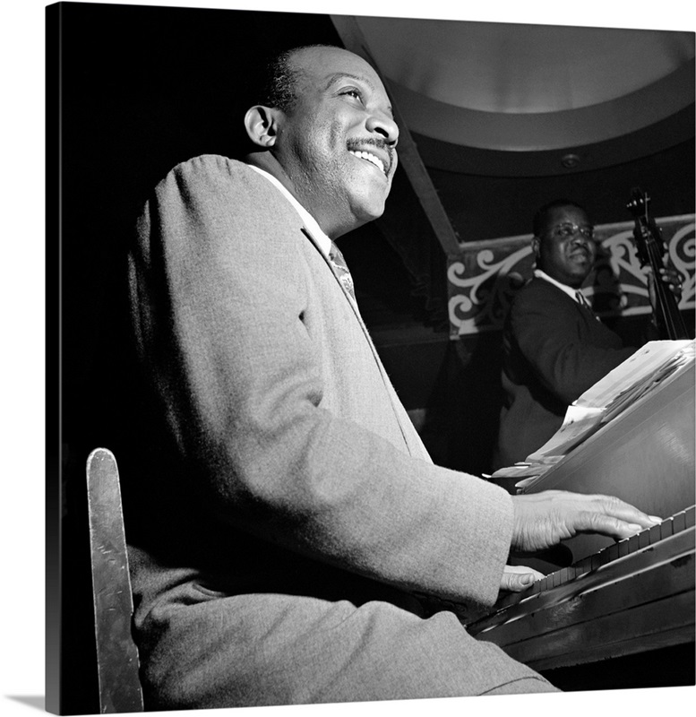 Count Basie performing at the Aquarium in New York City, 1947 | Great ...