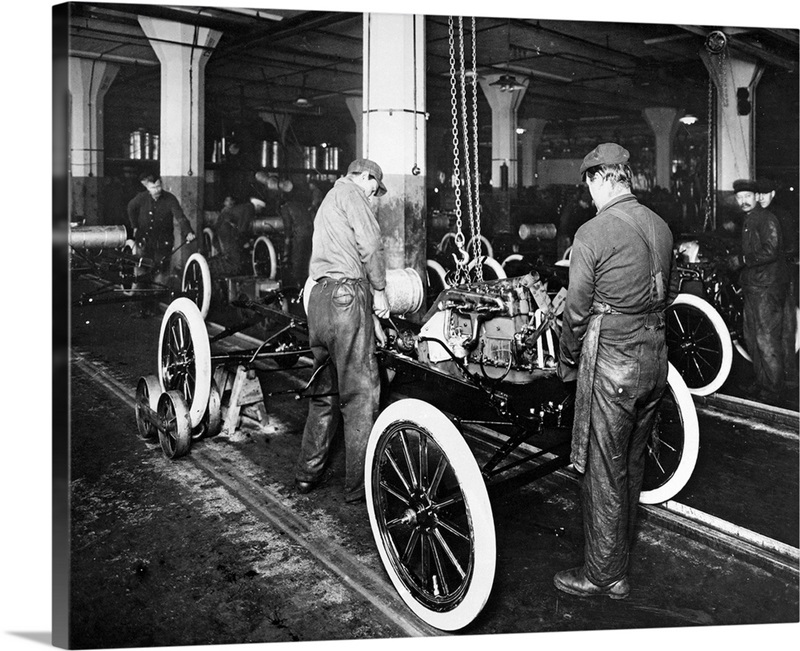 The assembly line at the Ford automobile plant in Highland Park ...